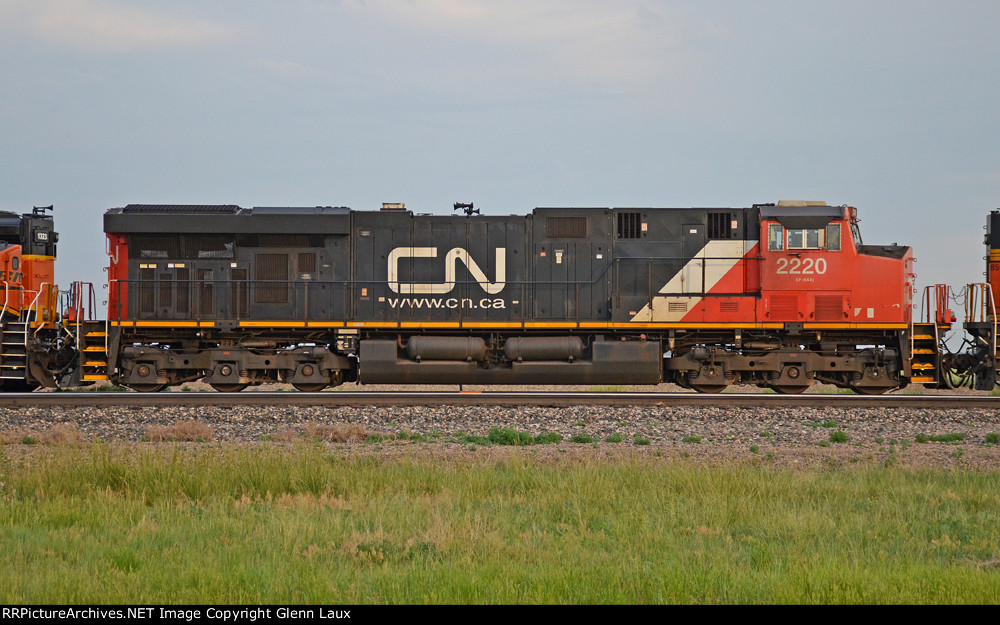 CN 2220